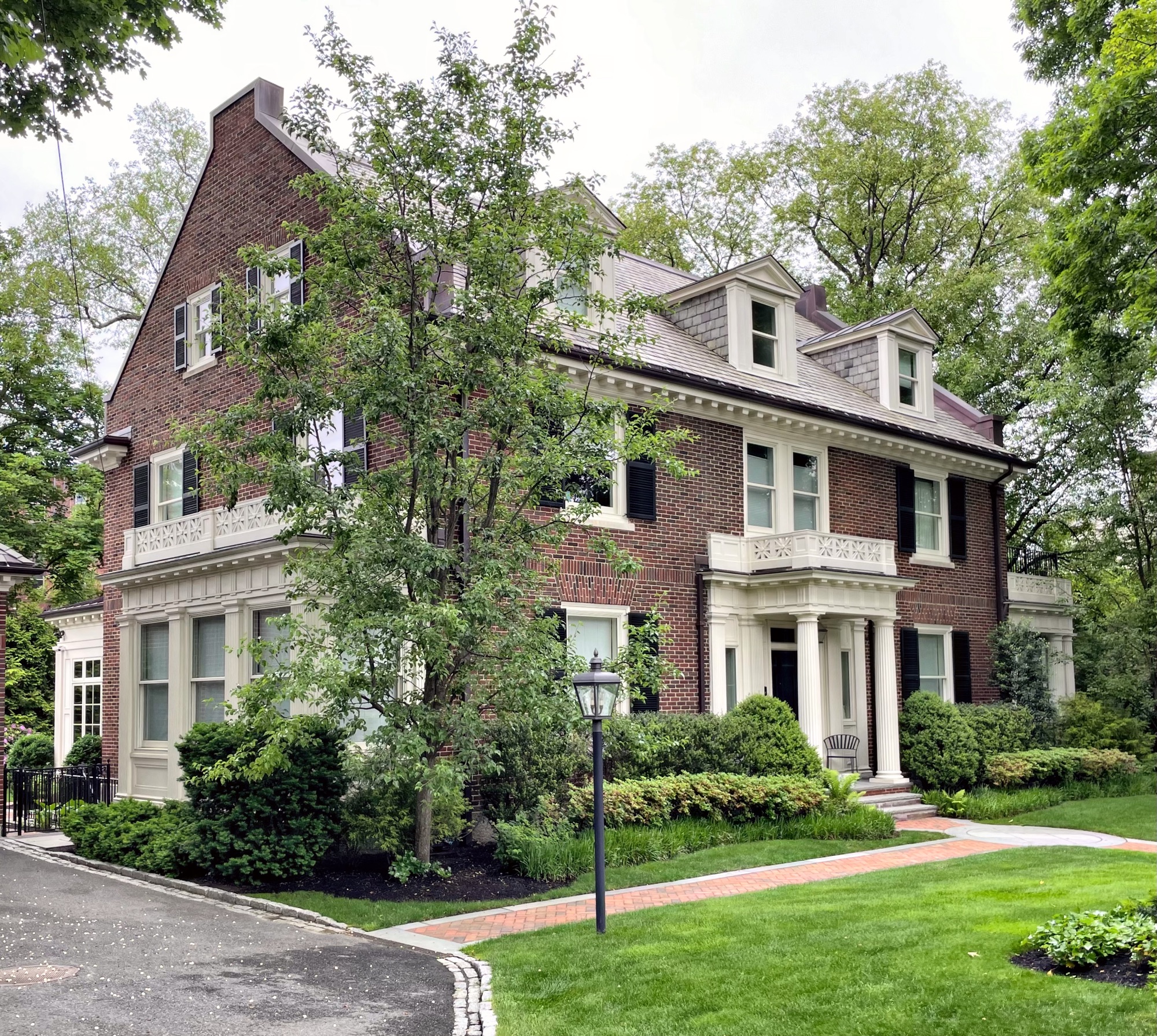 Wightman-Pope House // 1910 – Buildings of New England