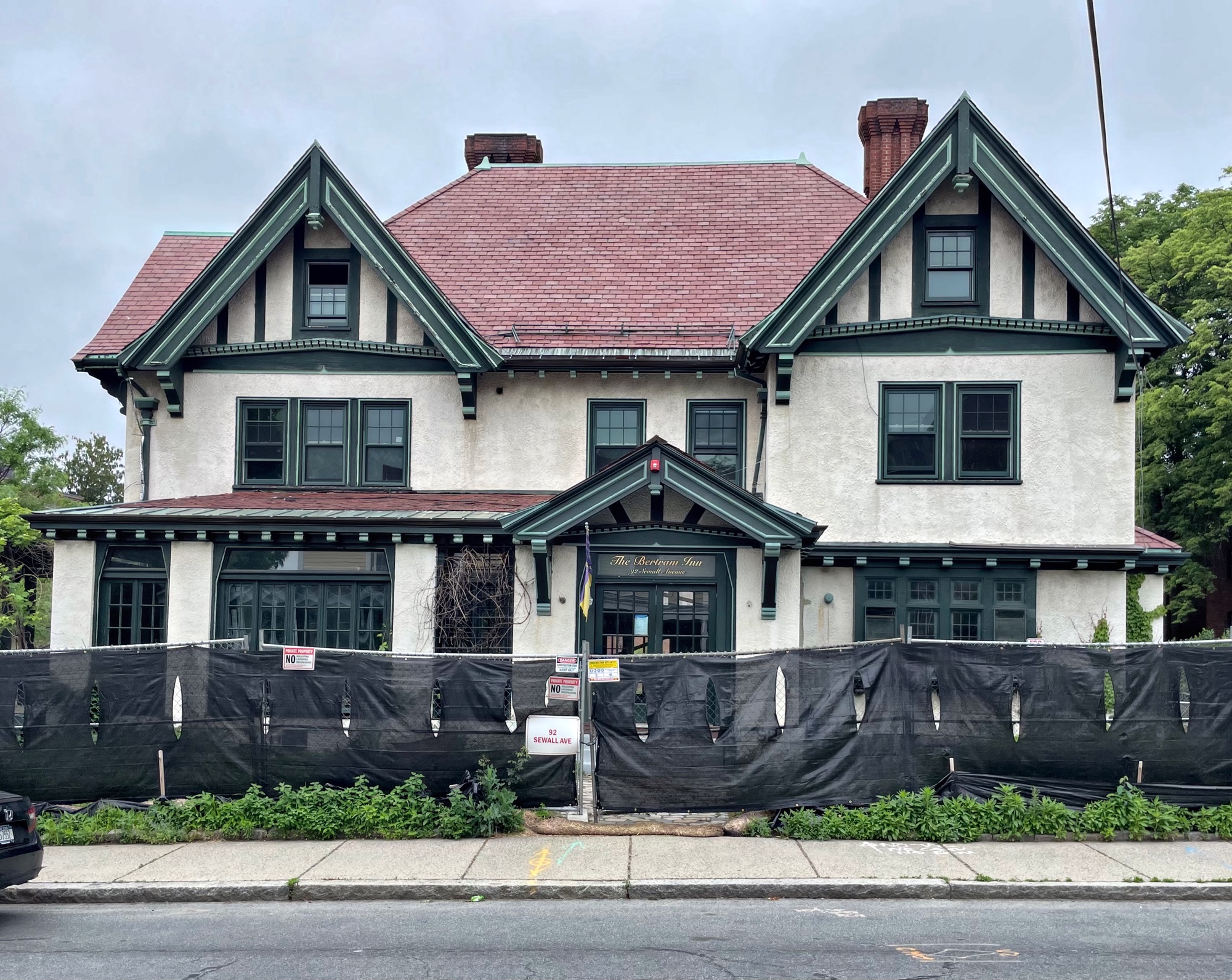 Bertram Inn – Buildings of New England
