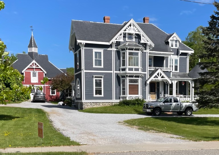 Captain Ephraim Harkness House // c.1875 – Buildings of New England