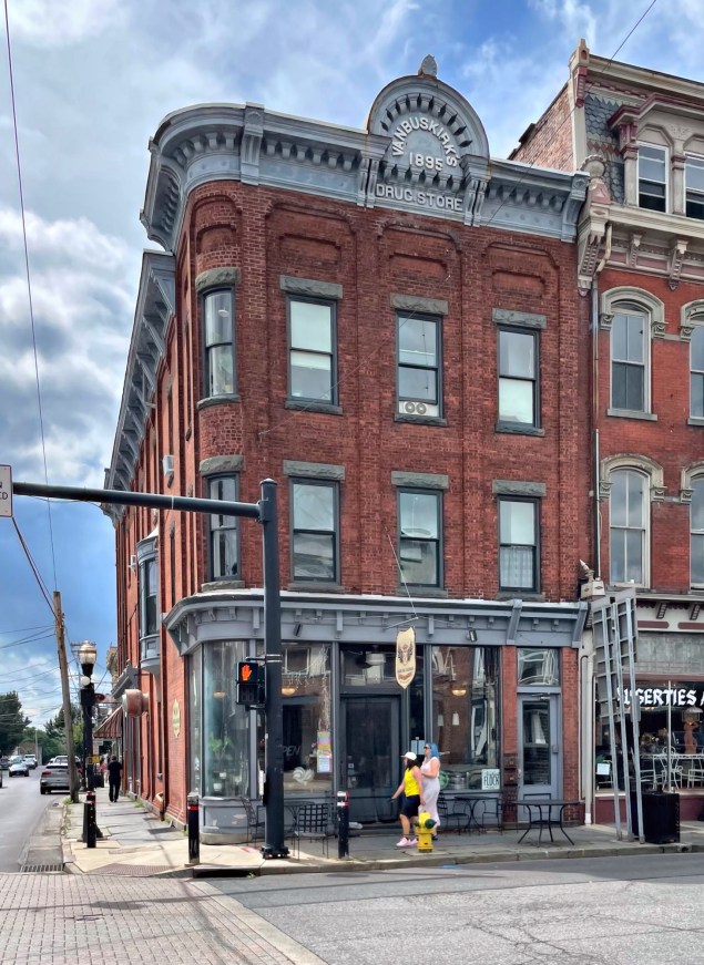 Italianate – Buildings of New England