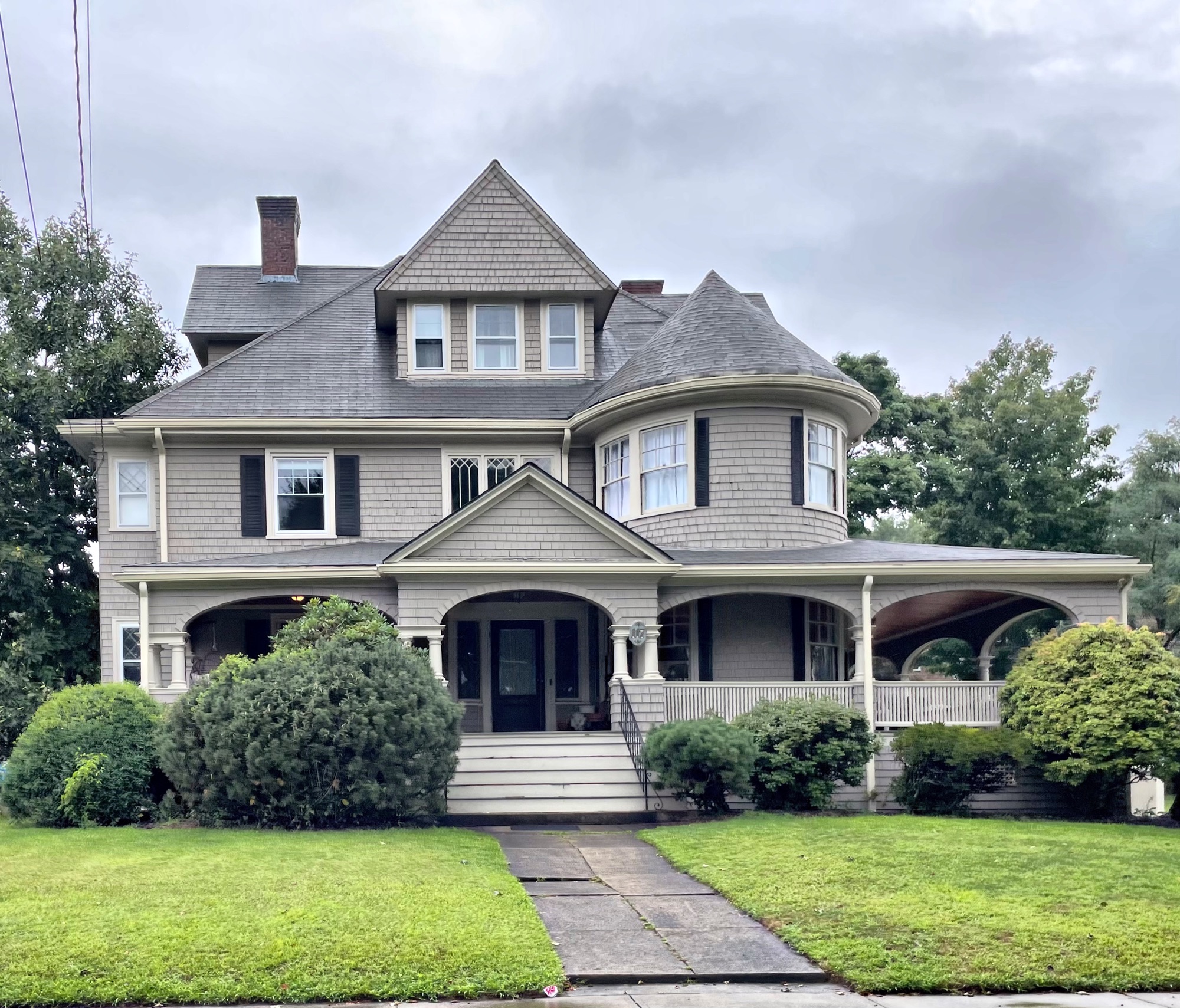 Oliver J. Barr House // 1908 – Buildings of New England