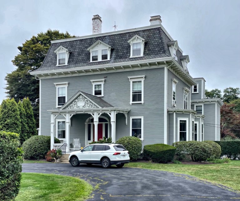 mansard roof – Buildings of New England