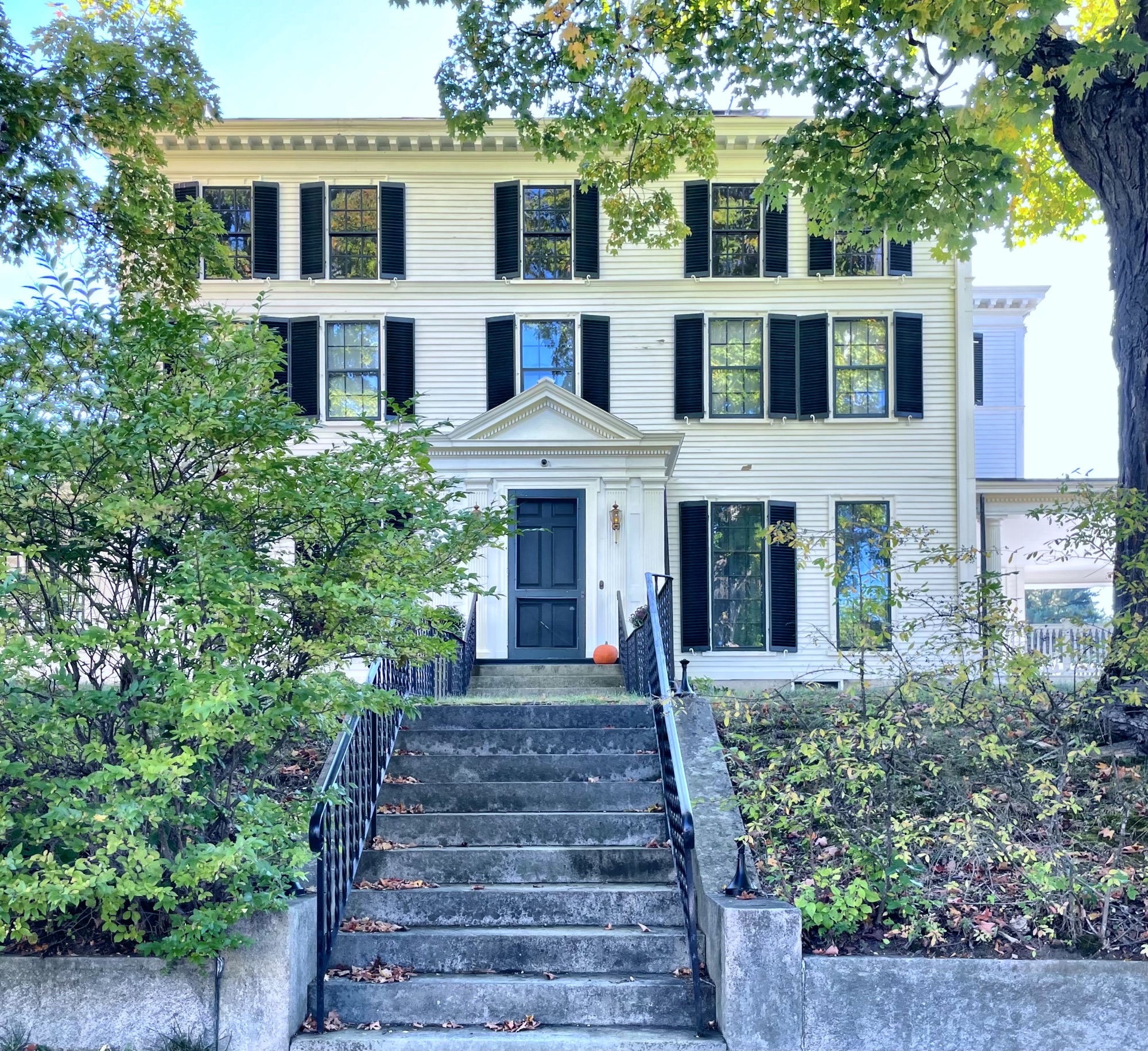 Gould-Goodnough-Lyman House // 1816 – Buildings of New England