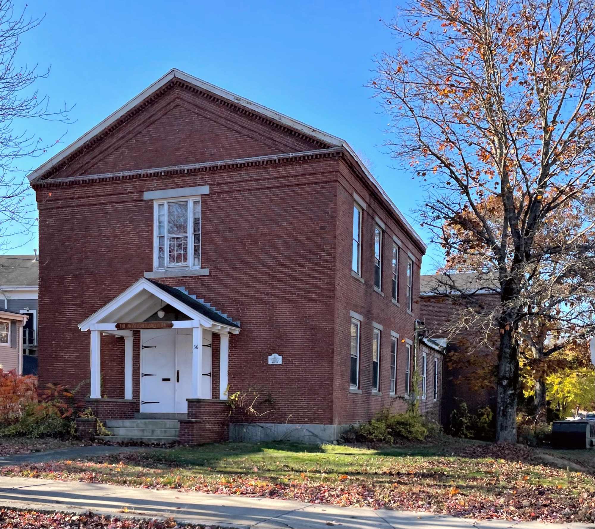Georgetown Brick Schoolhouse No. 4 // 1854 – Buildings of New England