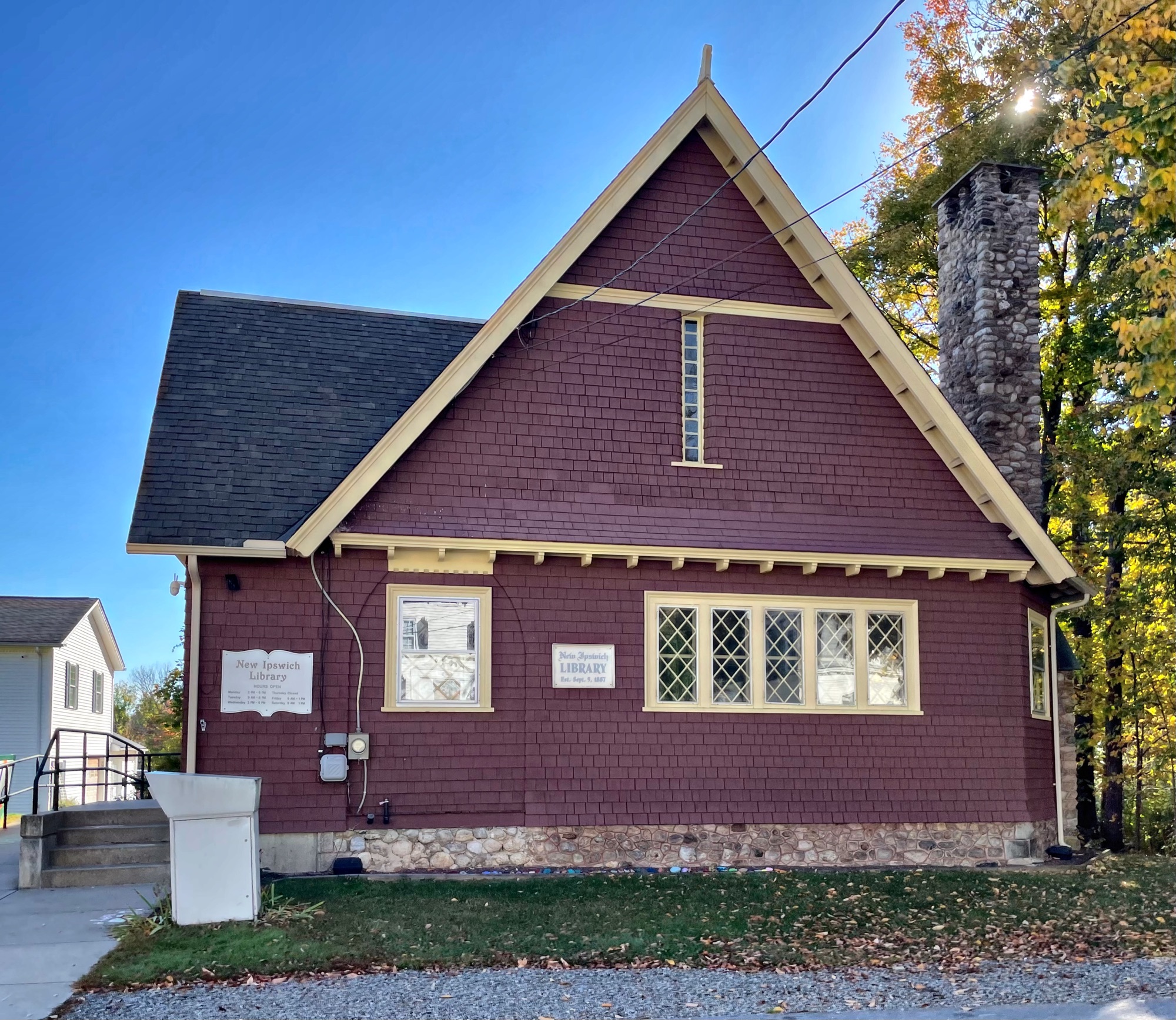 New Ipswich Public Library // 1895 – Buildings of New England