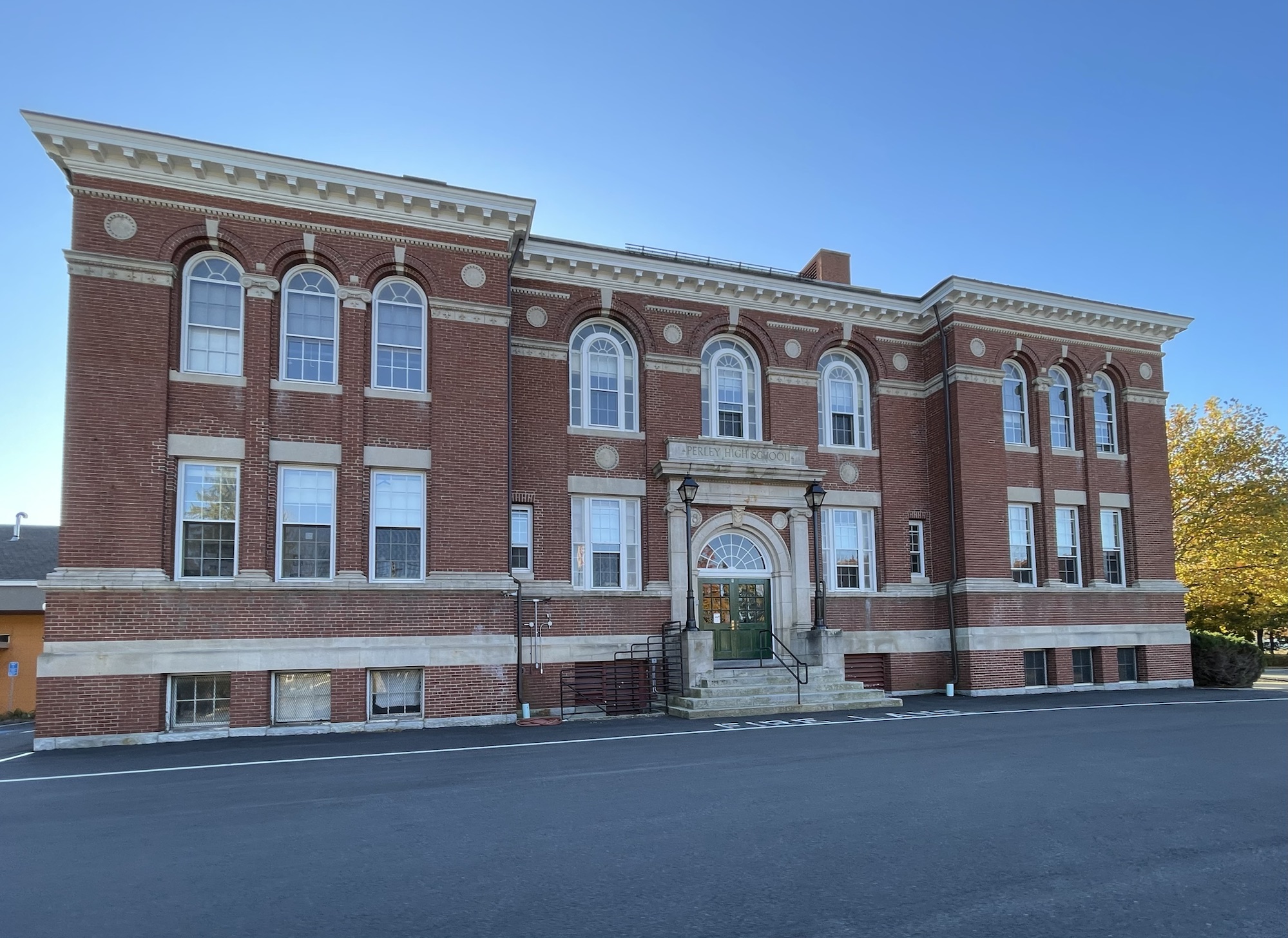 Perley School // 1898 – Buildings of New England