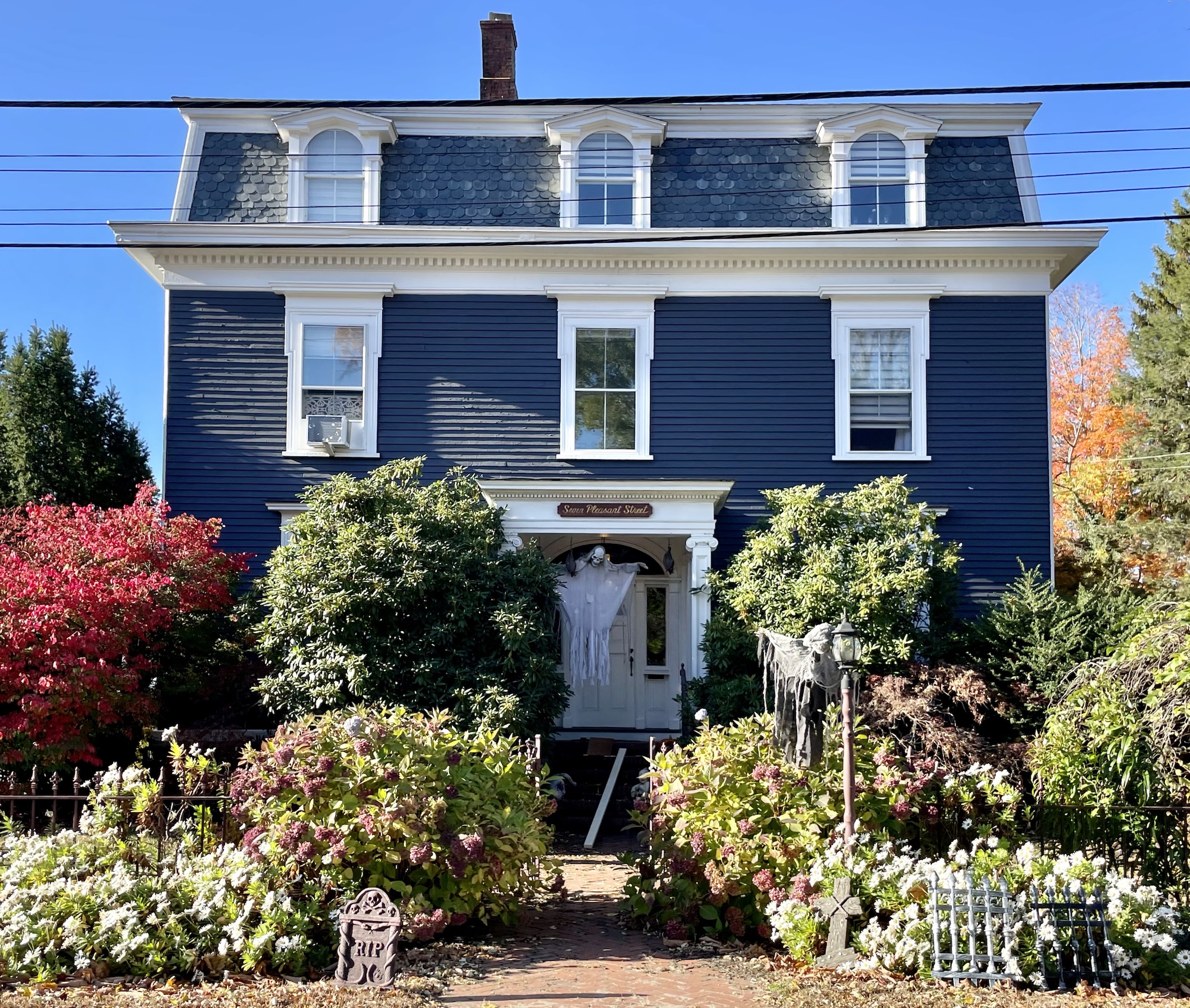 Tenney-Root House // c.1865 – Buildings of New England