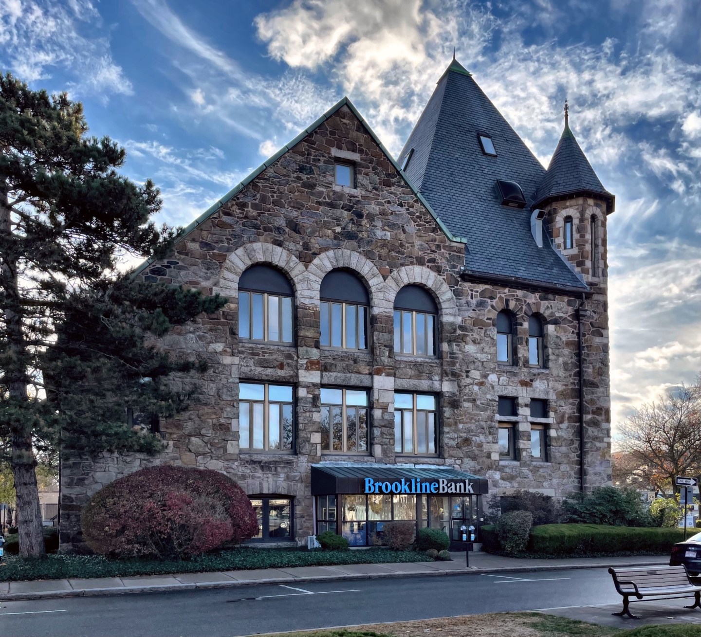 Richardsonian Romanesque – Buildings of New England