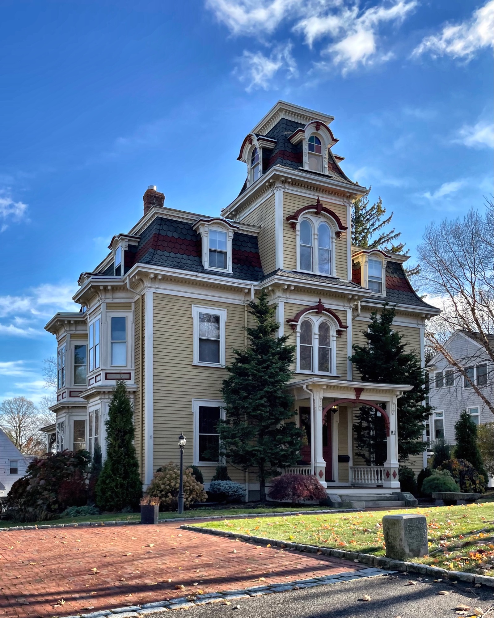Mansard House – Buildings of New England