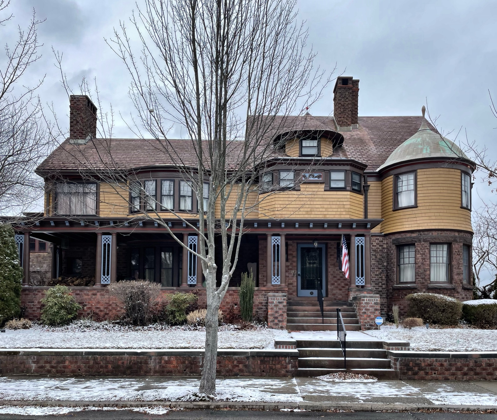 Thurston-Gladding House // 1886 – Buildings of New England