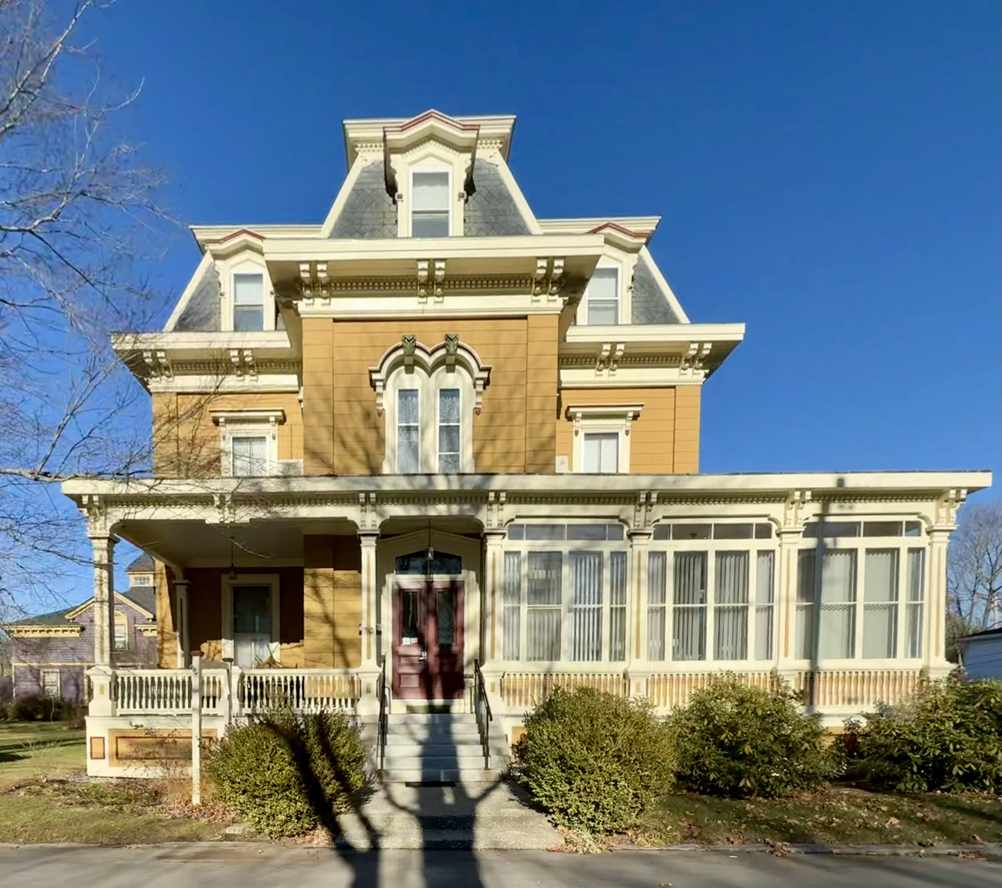 Mansard House – Buildings of New England