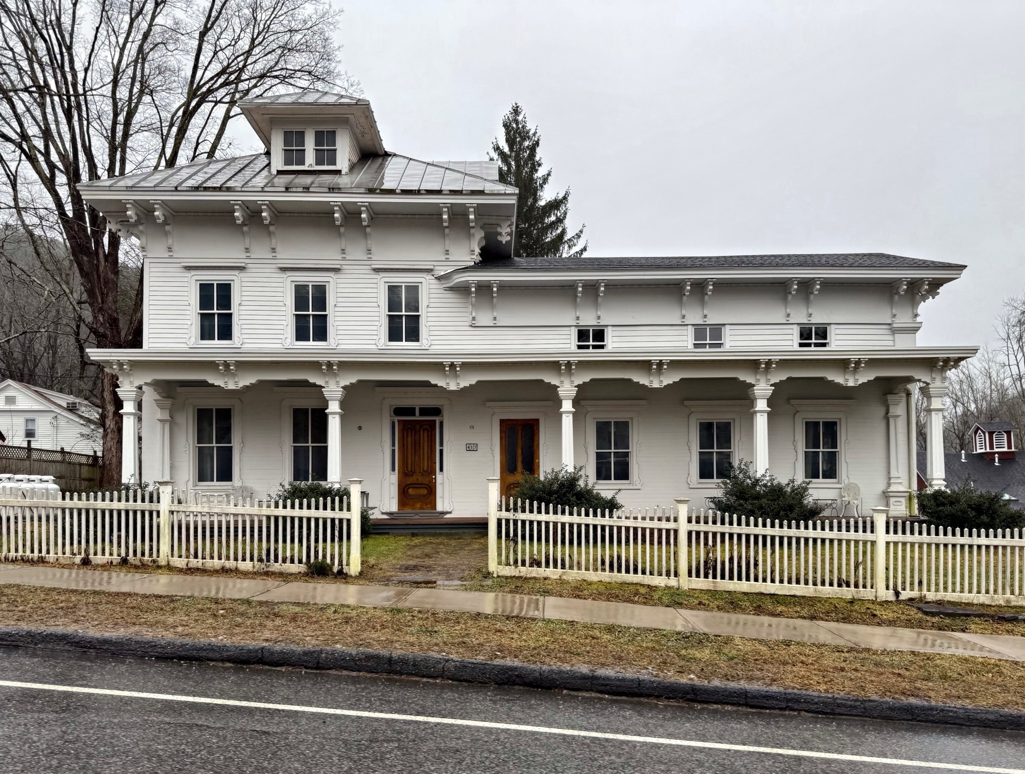 Foster Mansion // c.1860 – Buildings of New England