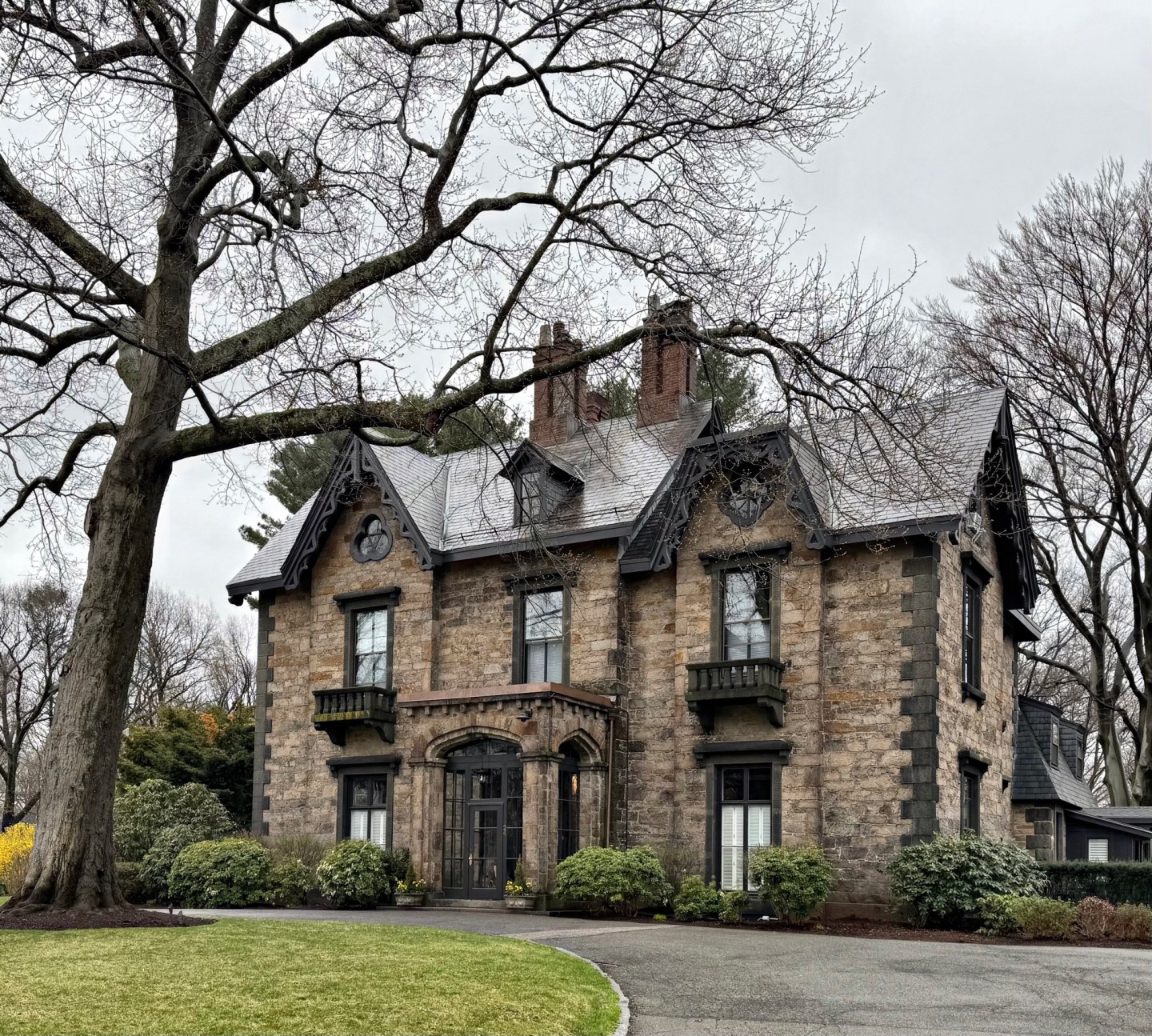 Gothic Revival – Buildings of New England