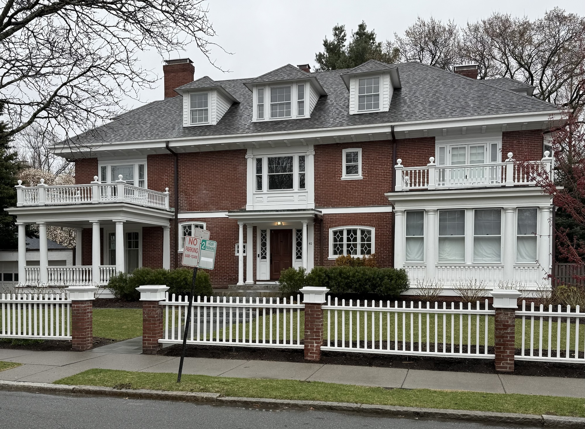 Cottage Farm – Buildings of New England