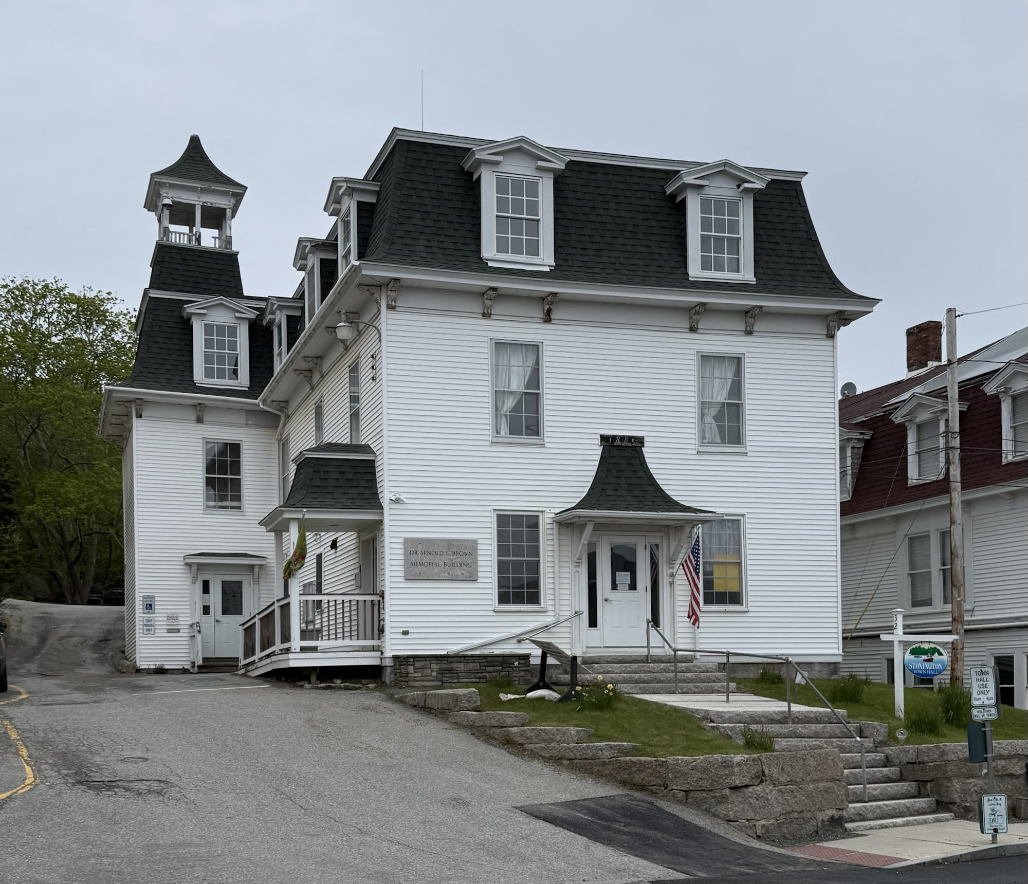 Stonington Town Hall // 1885 – Buildings of New England