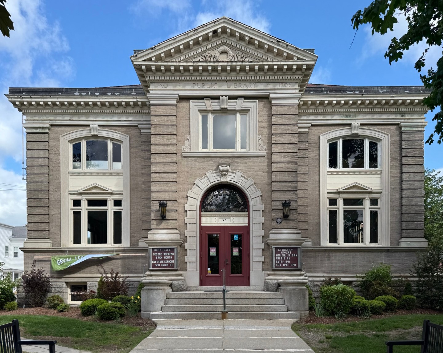 Classical Revival – Buildings of New England