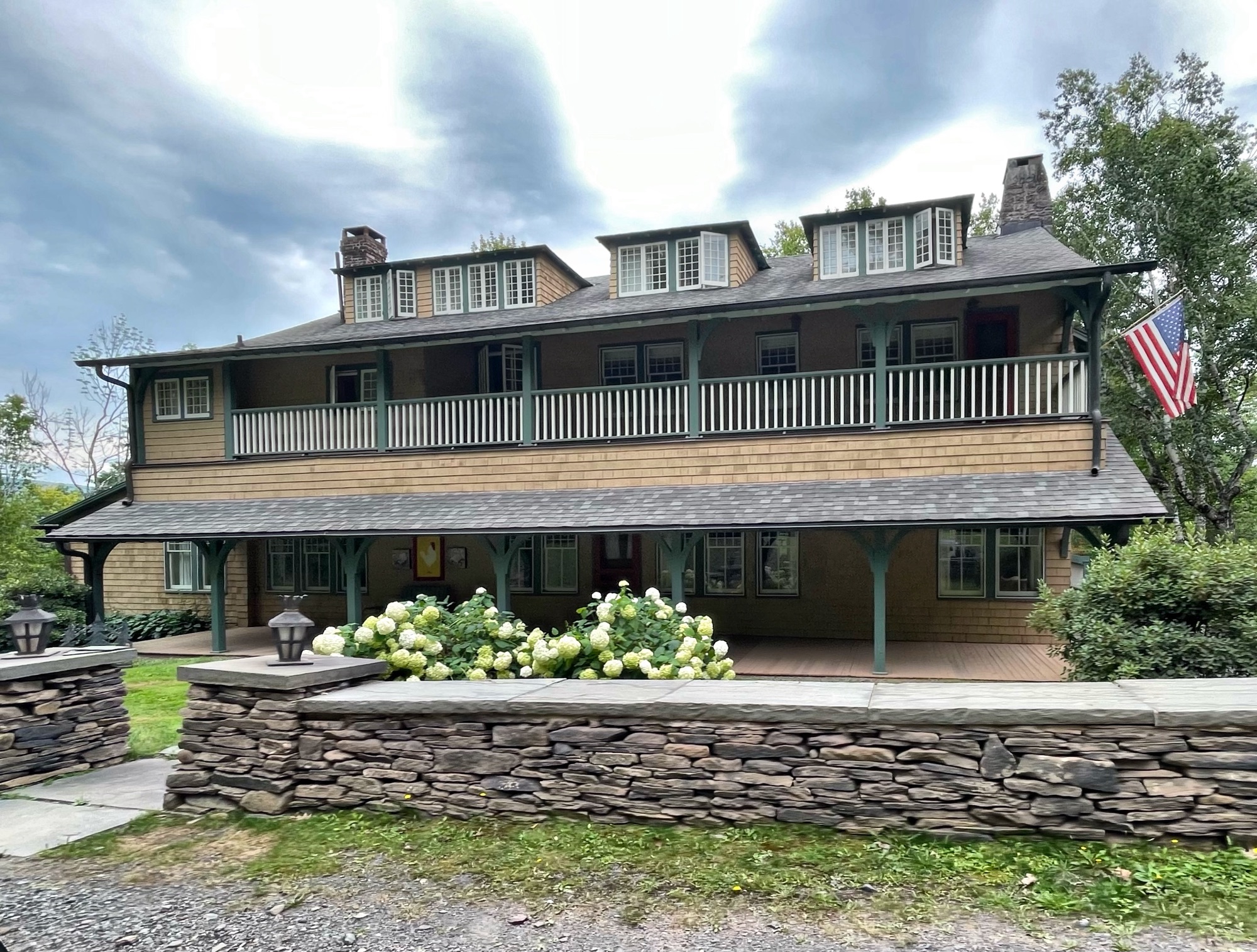 Former Bear and Fox Inn // 1888 – Buildings of New England