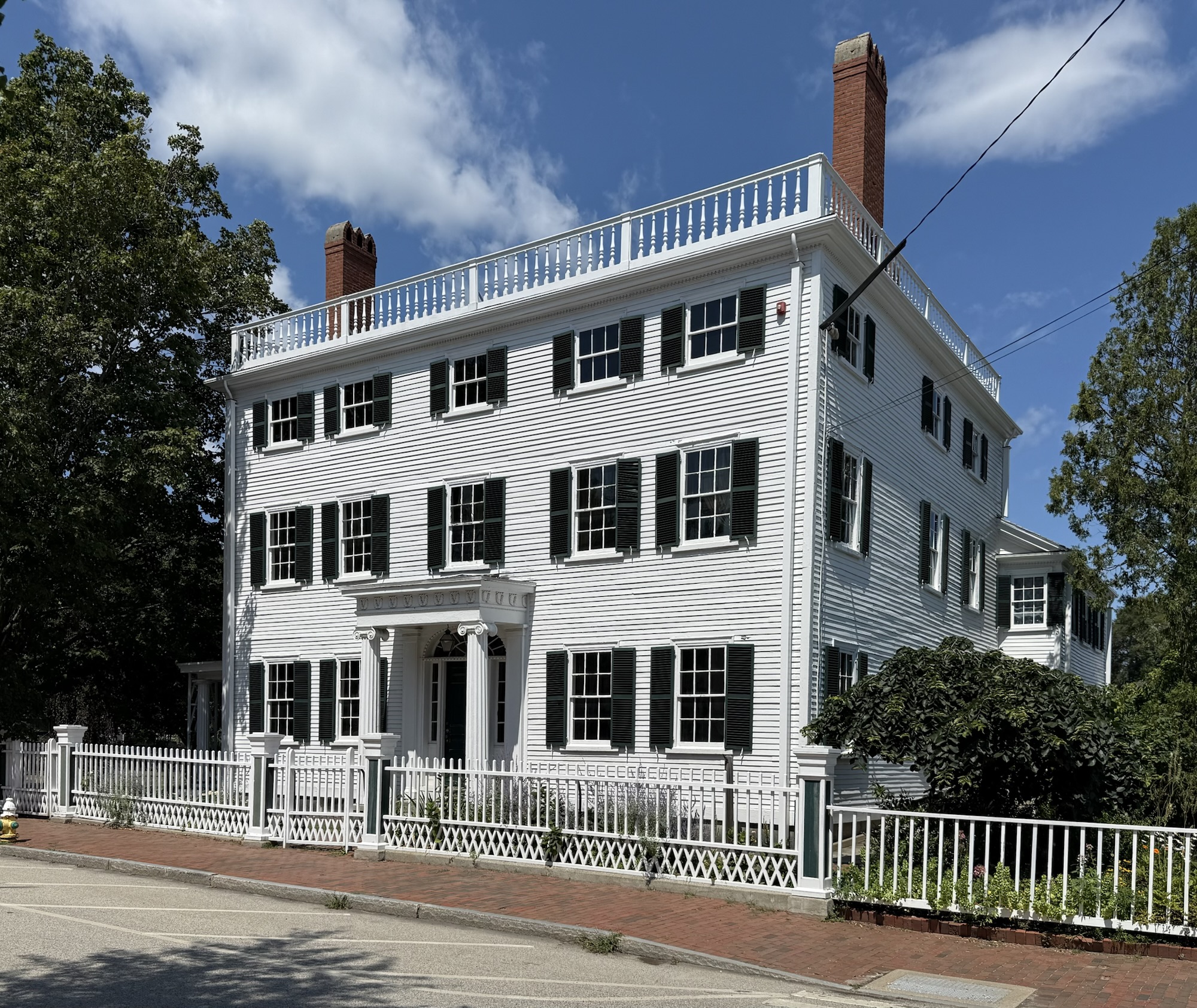 Governor Goodwin Mansion // 1811 – Buildings of New England
