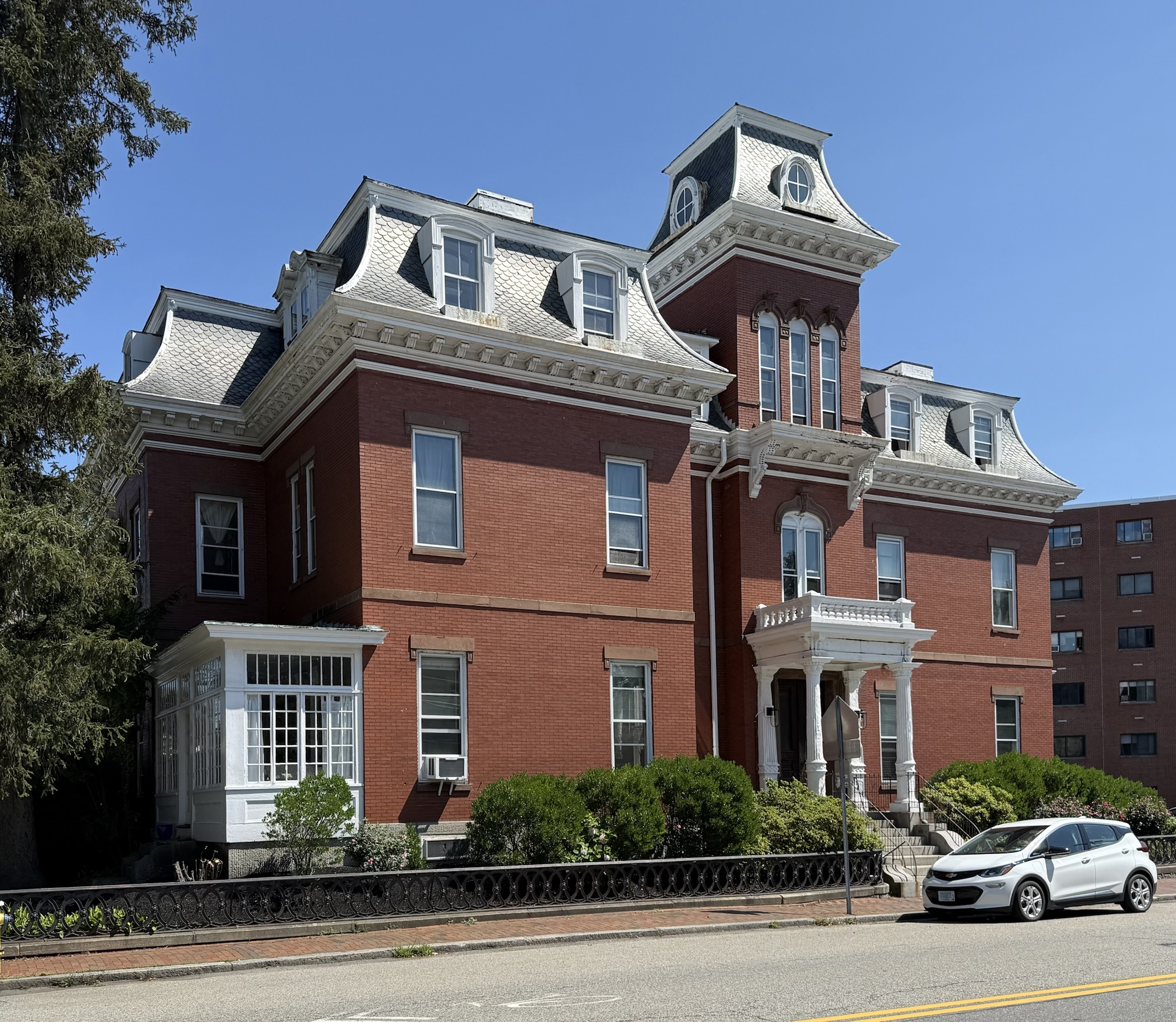 Jones-Sinclair House // 1865 – Buildings of New England