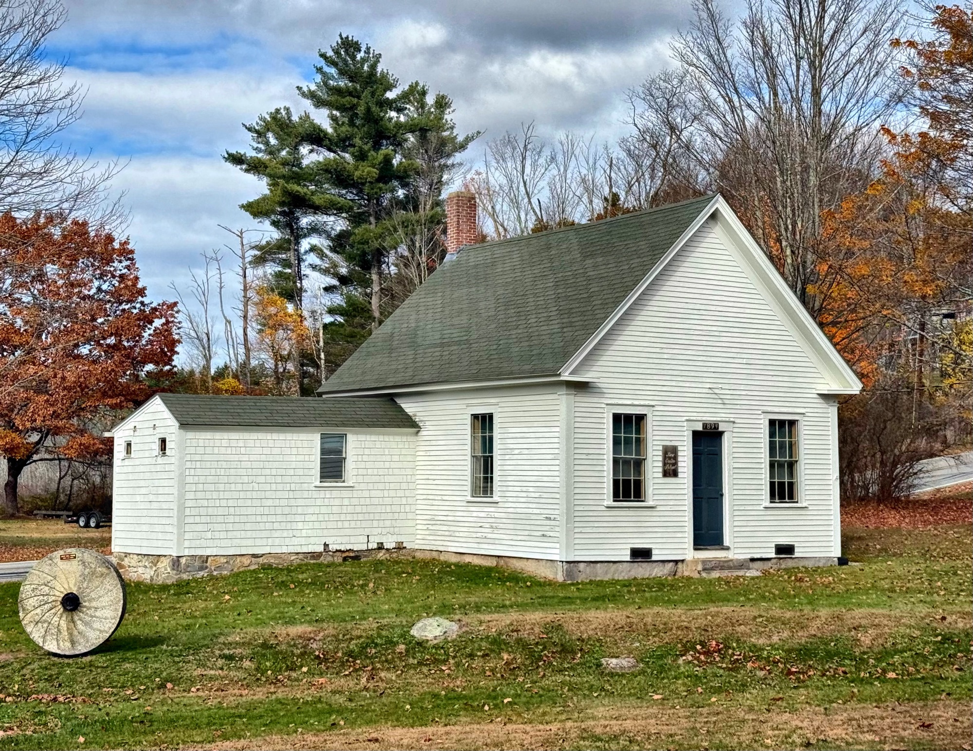 Bow Center Schoolhouse // 1894 – Buildings of New England