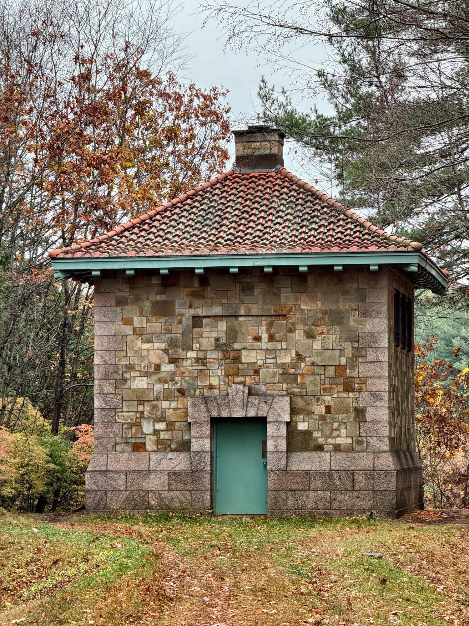 Weston Aqueduct – Buildings of New England