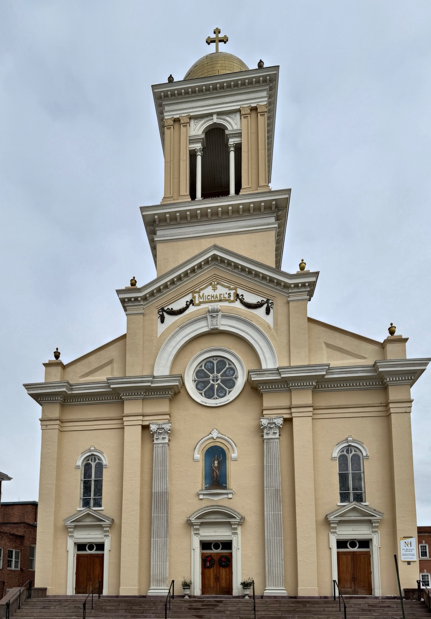 stucco church – Buildings of New England