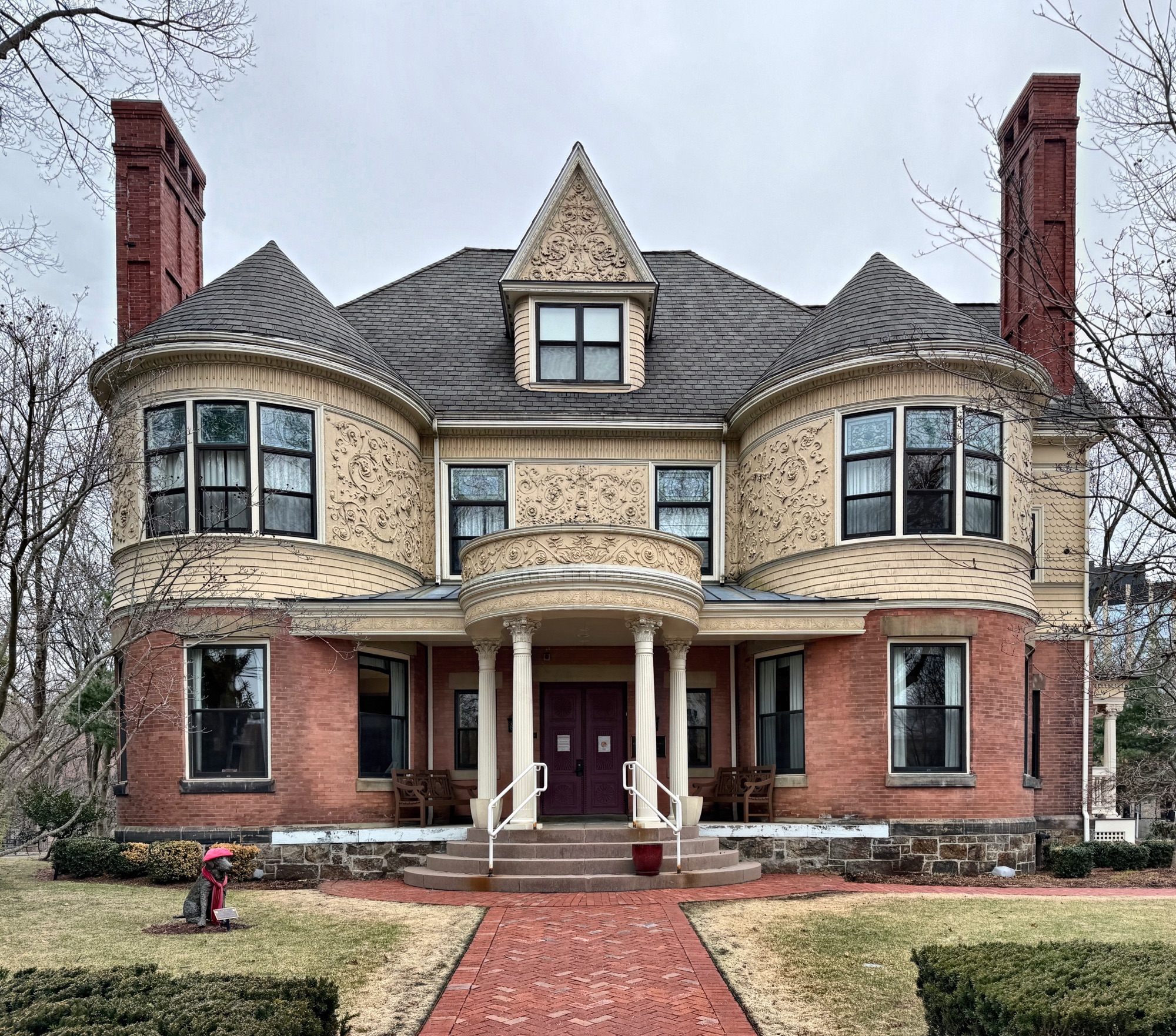 Houghton House – Yawkey Family Inn // 1890 – Buildings of New England