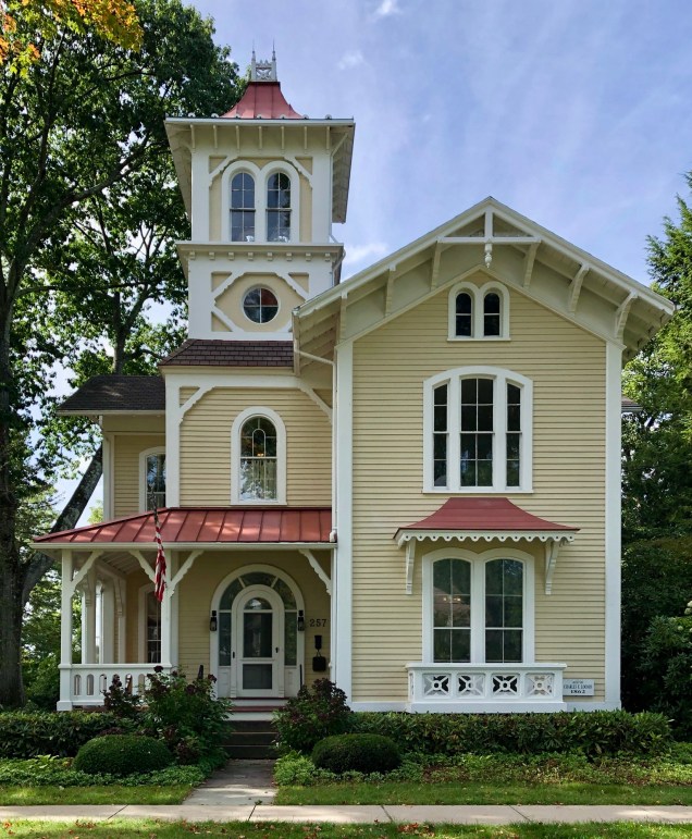 Charles Loomis House // 1862 – Buildings of New England