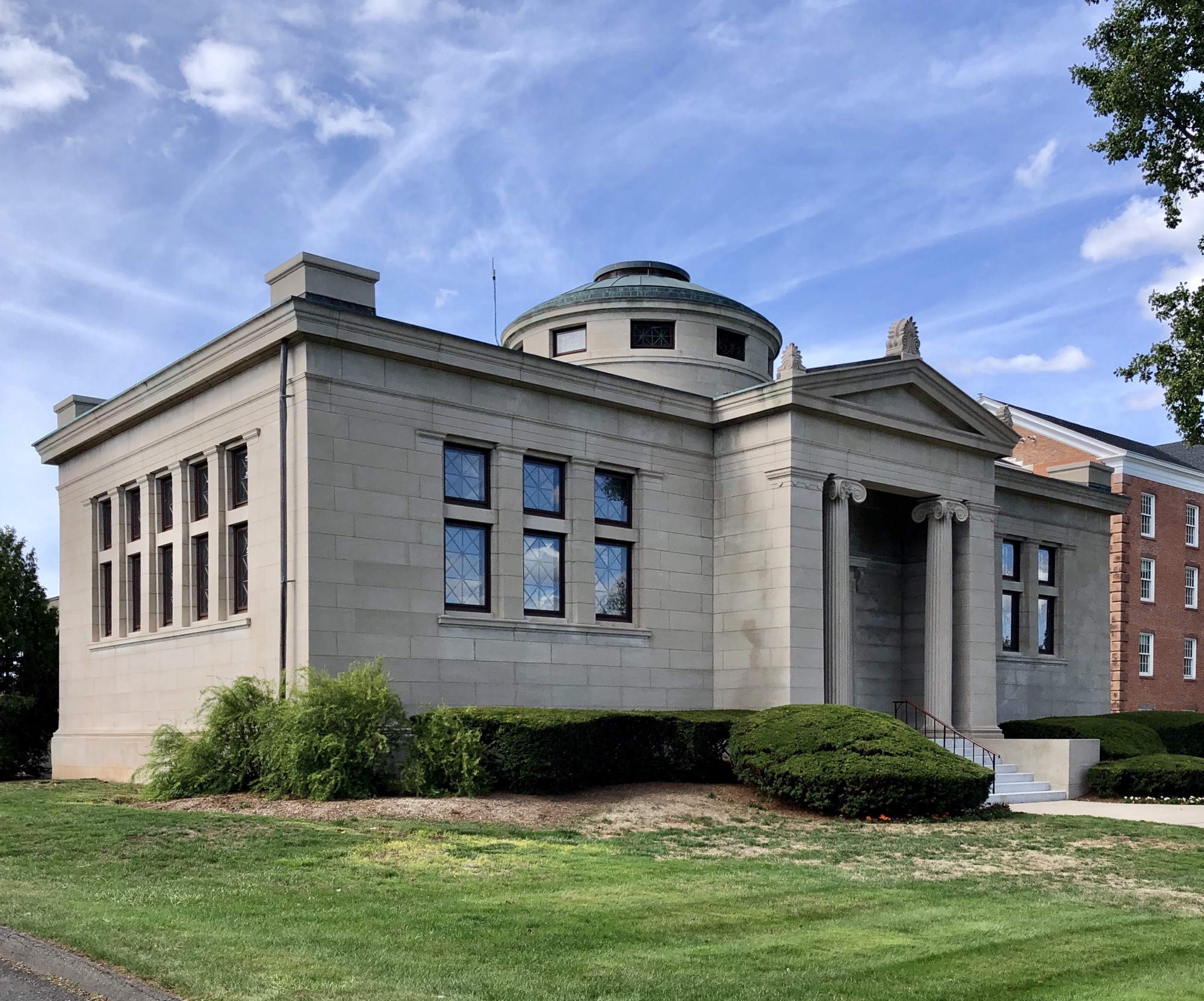 Old Kent Memorial Library // 1899 – Buildings of New England