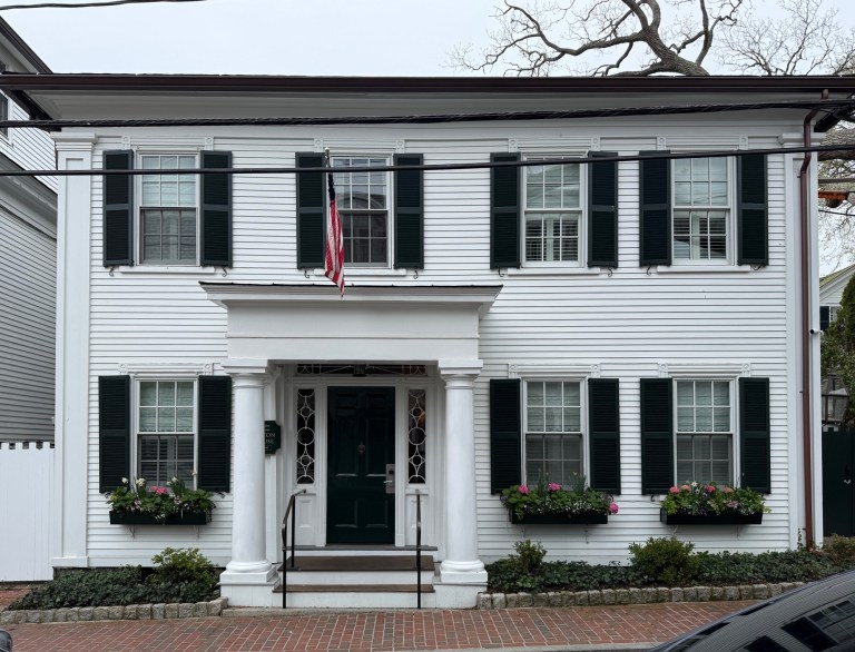 Historic Tree – Buildings of New England